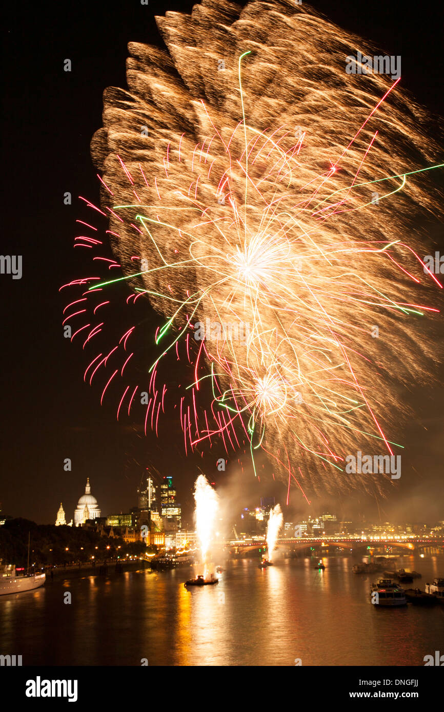 London Thames Fireworks High Resolution Stock Photography and Images ...