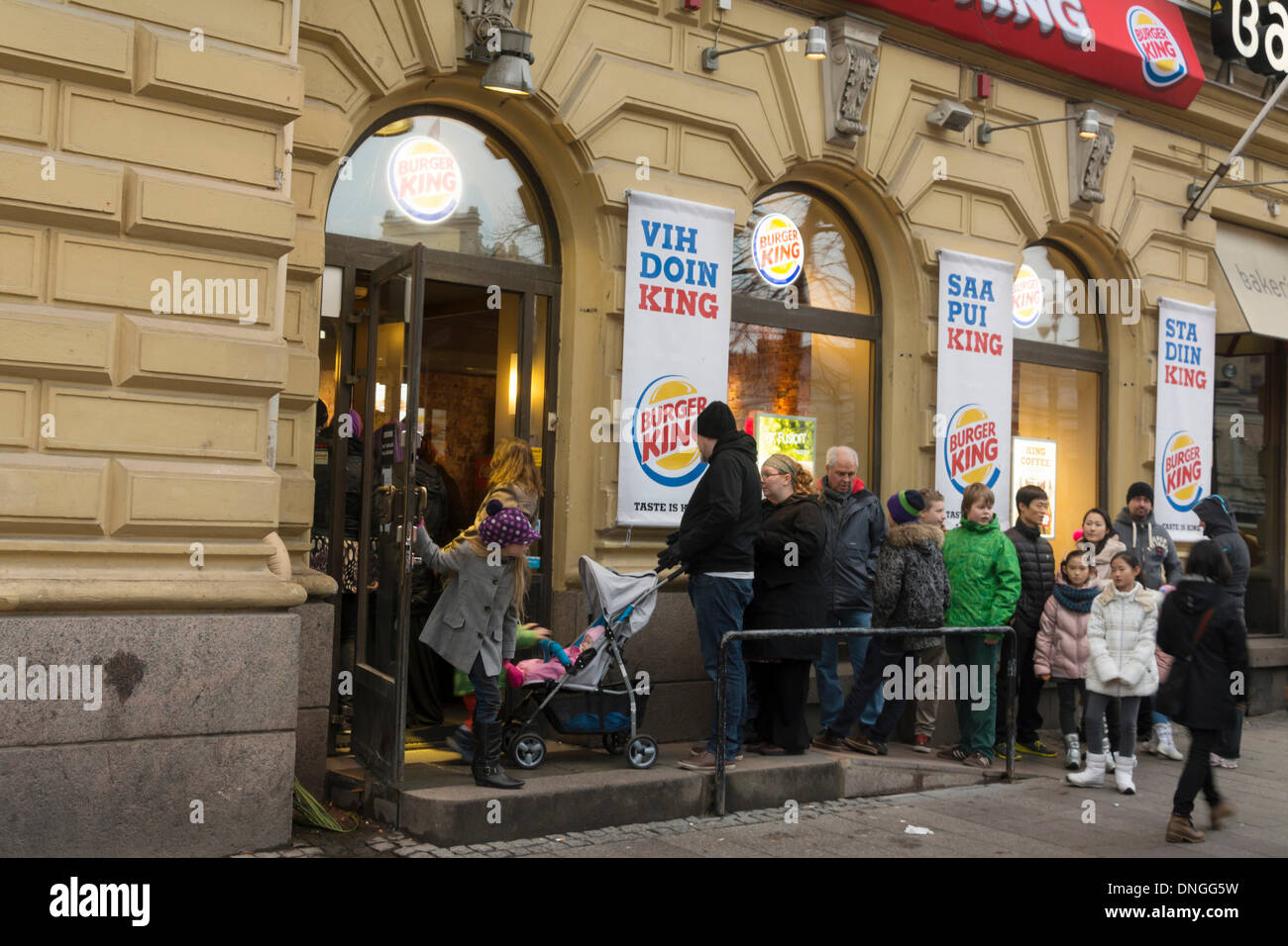 Food Queue Stock Photos & Food Queue Stock Images - Alamy
