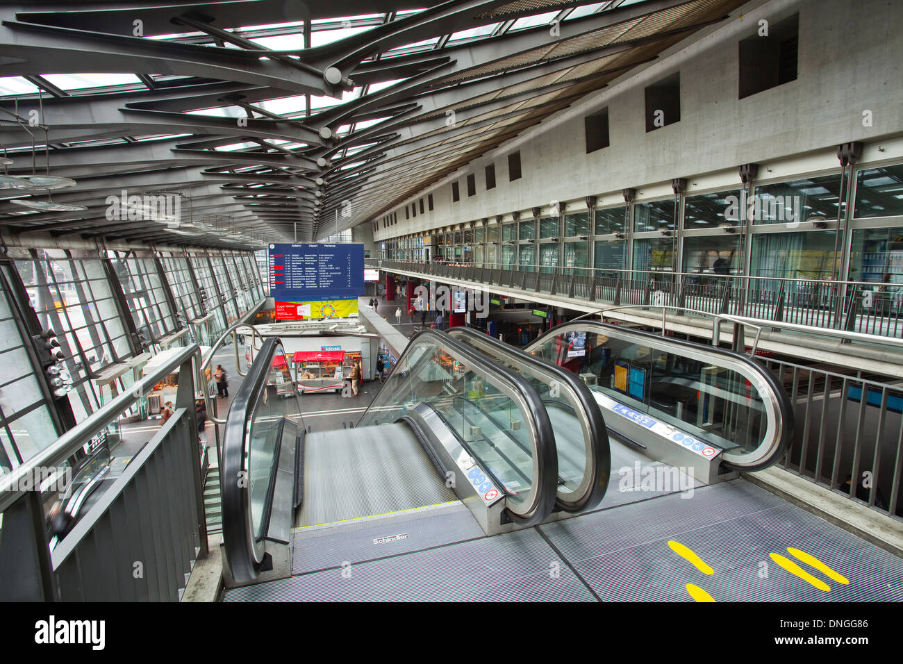 Lucerne station hi-res stock photography and images - Alamy