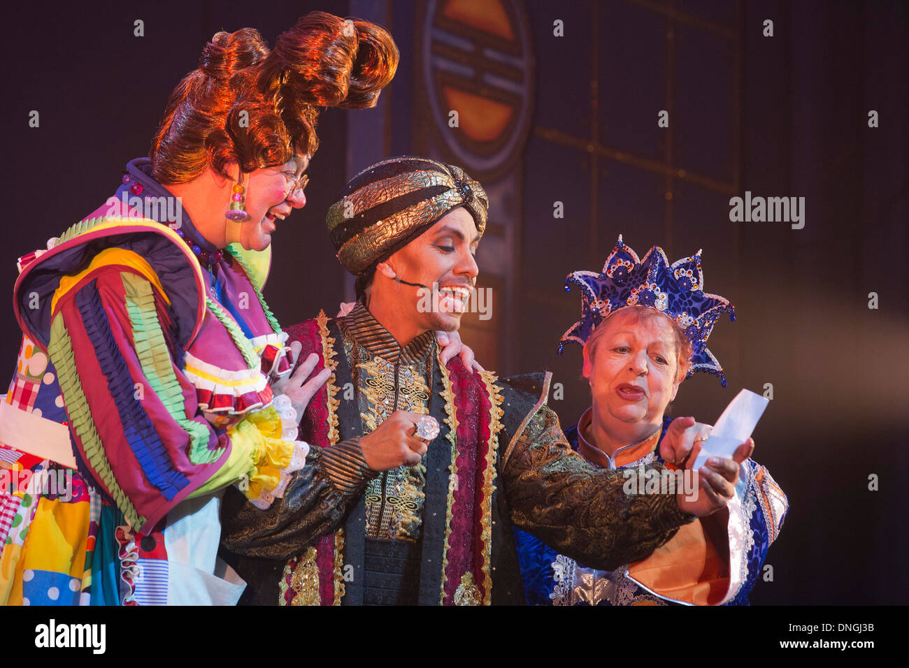 Pantomime dame aladdin hi-res stock photography and images - Alamy