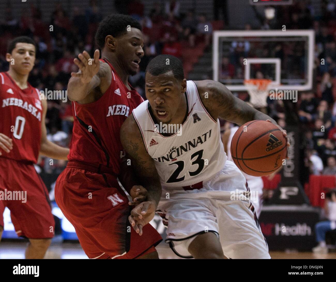 Cincinnati, OH, USA. 28th Dec, 2013. Cincinnati Bearcats guard Sean ...