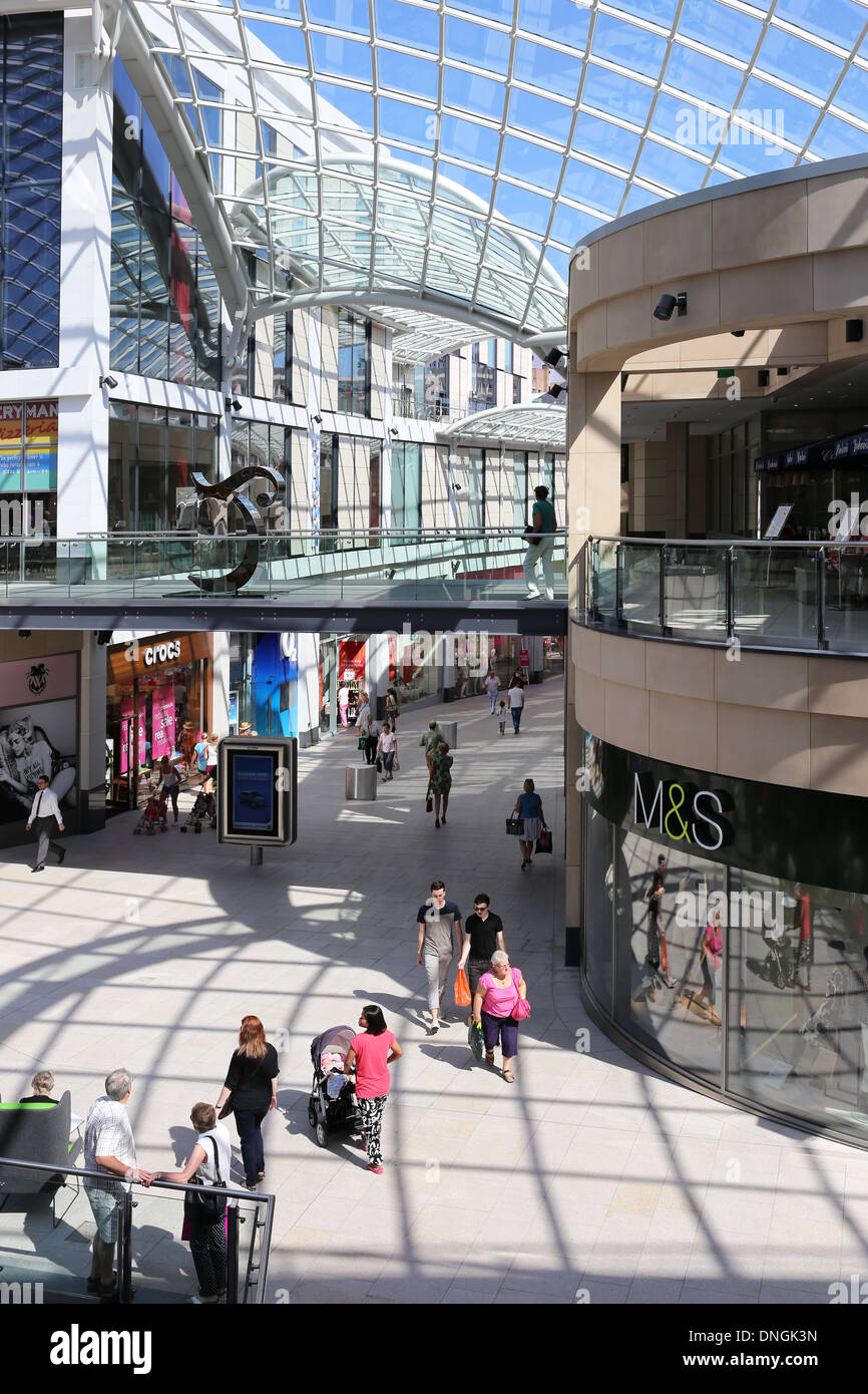 Sculpture of packhorse trinity leeds shopping centre hi-res stock ...