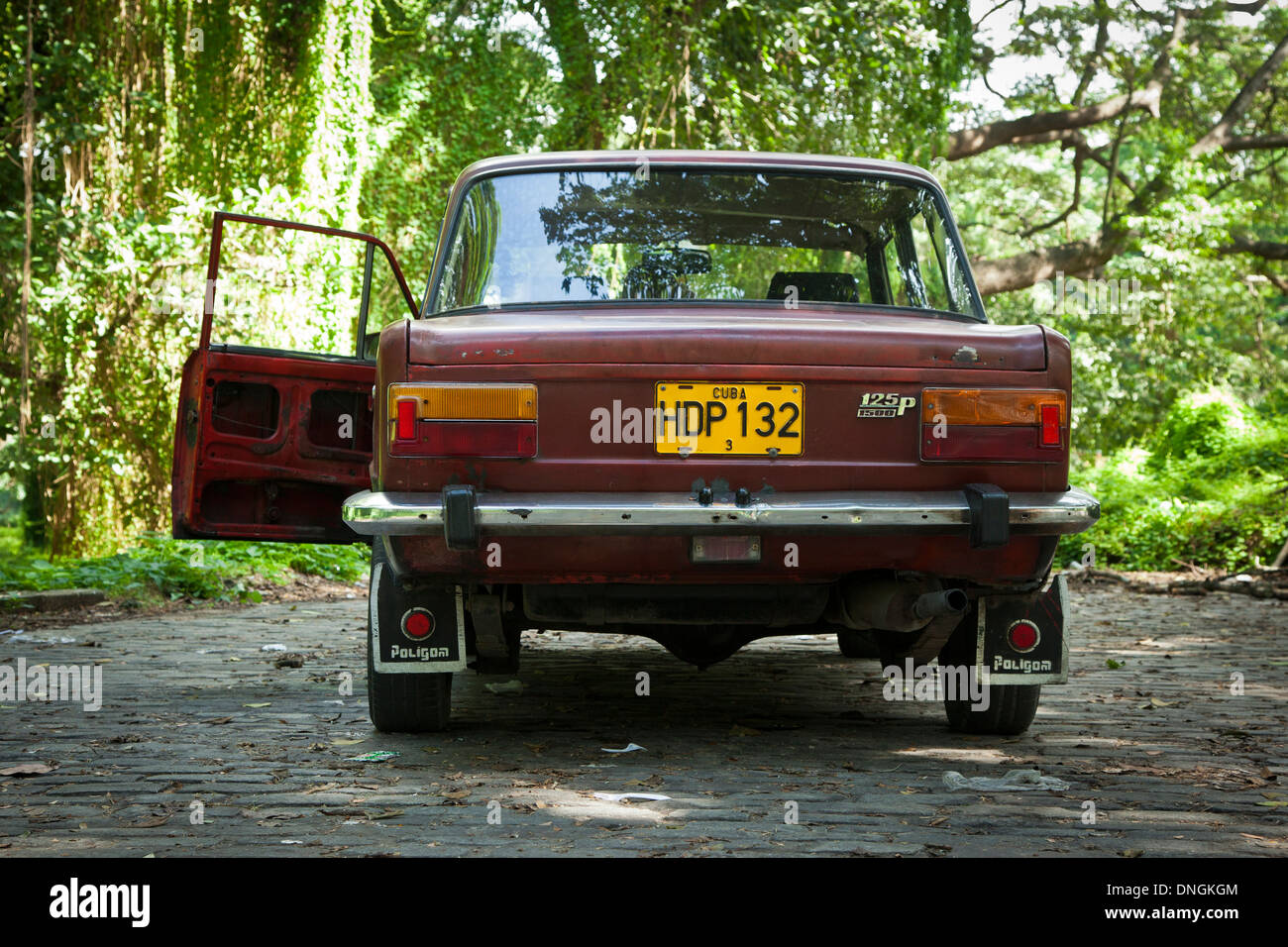 Car in parque almedares hi-res stock photography and images - Alamy