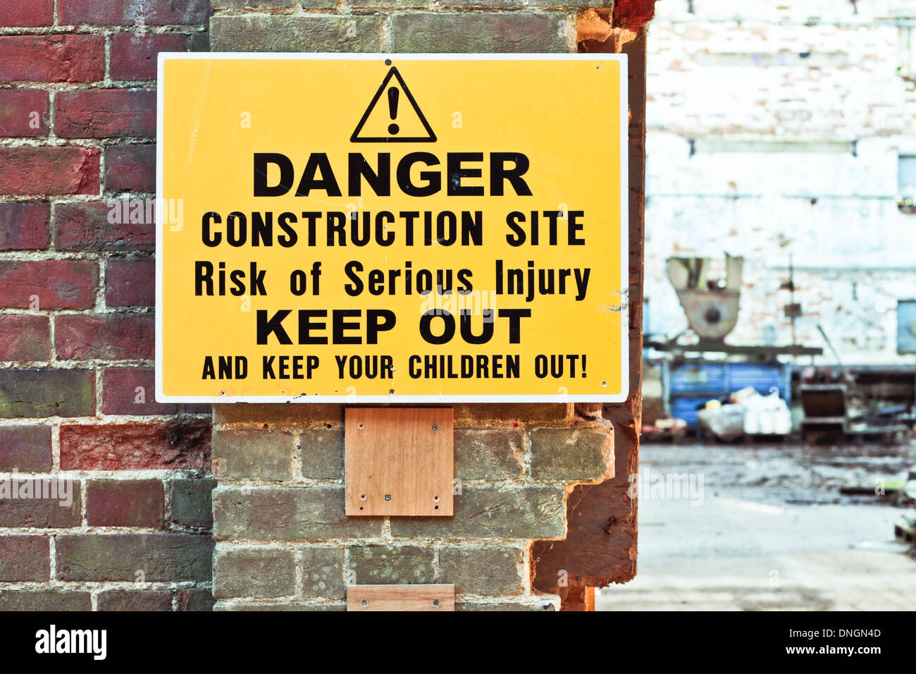 Safety warning notice at a construction site Stock Photo - Alamy