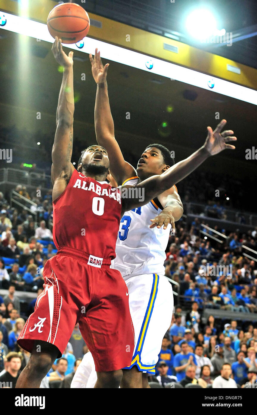 Los Angeles, CA, USA. 28th Dec, 2013. Alabama Crimson Tide Algie Key #0 ...