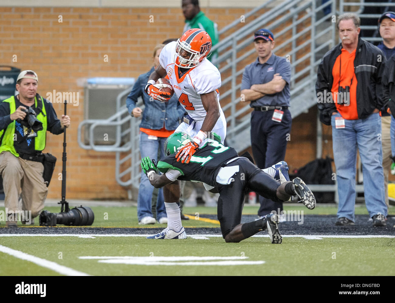 James denton 2013 hi-res stock photography and images - Alamy