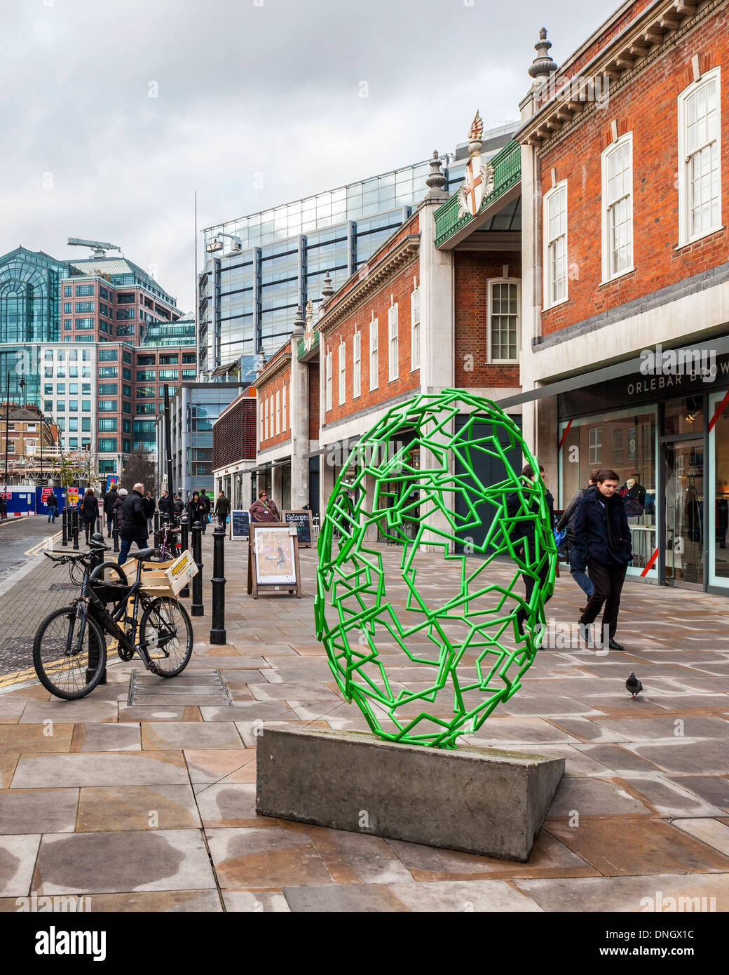 Spitalfields sculpture High Resolution Stock Photography and Images - Alamy