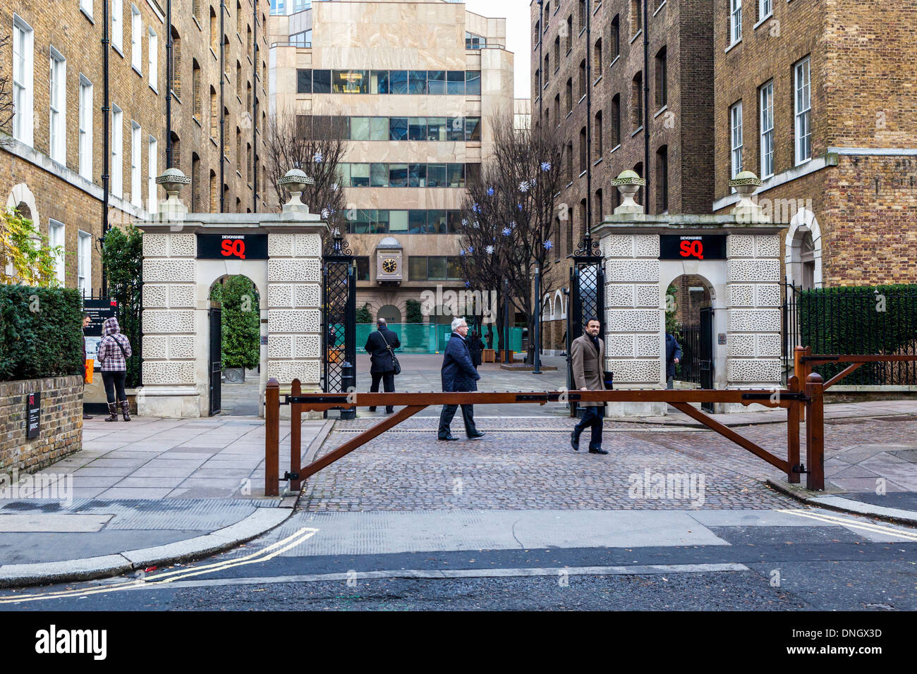 Devonshire square london hi-res stock photography and images - Alamy