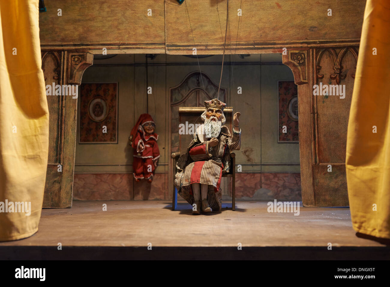 Vintage puppet theater - show - Kasperle and king Stock Photo - Alamy
