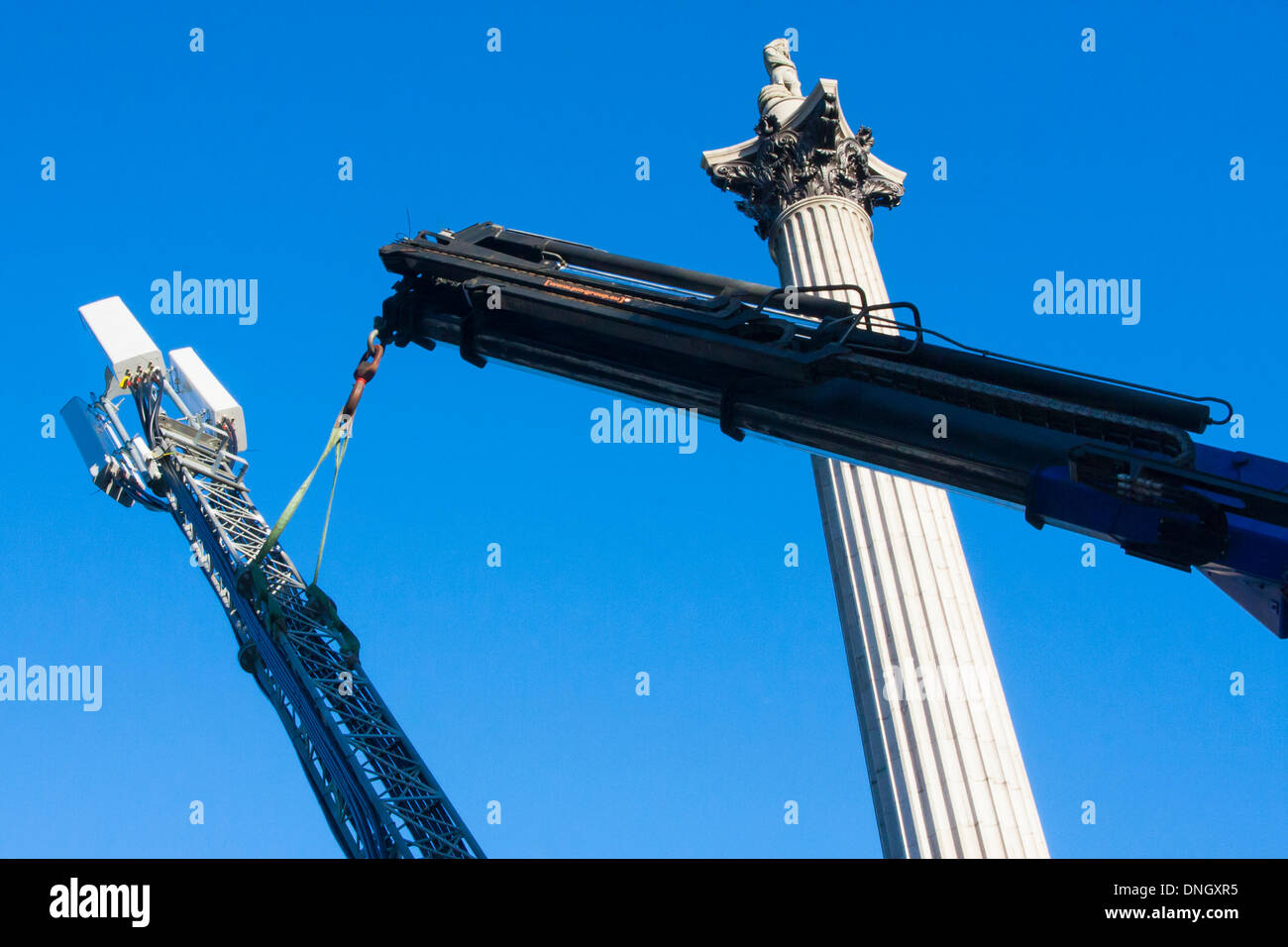 Temporary mast hi-res stock photography and images - Alamy
