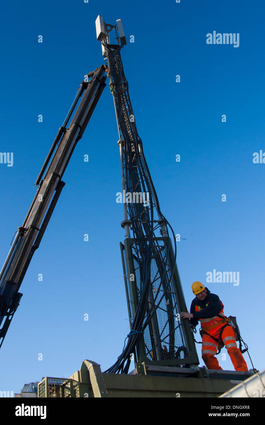 Temporary mast hi-res stock photography and images - Alamy