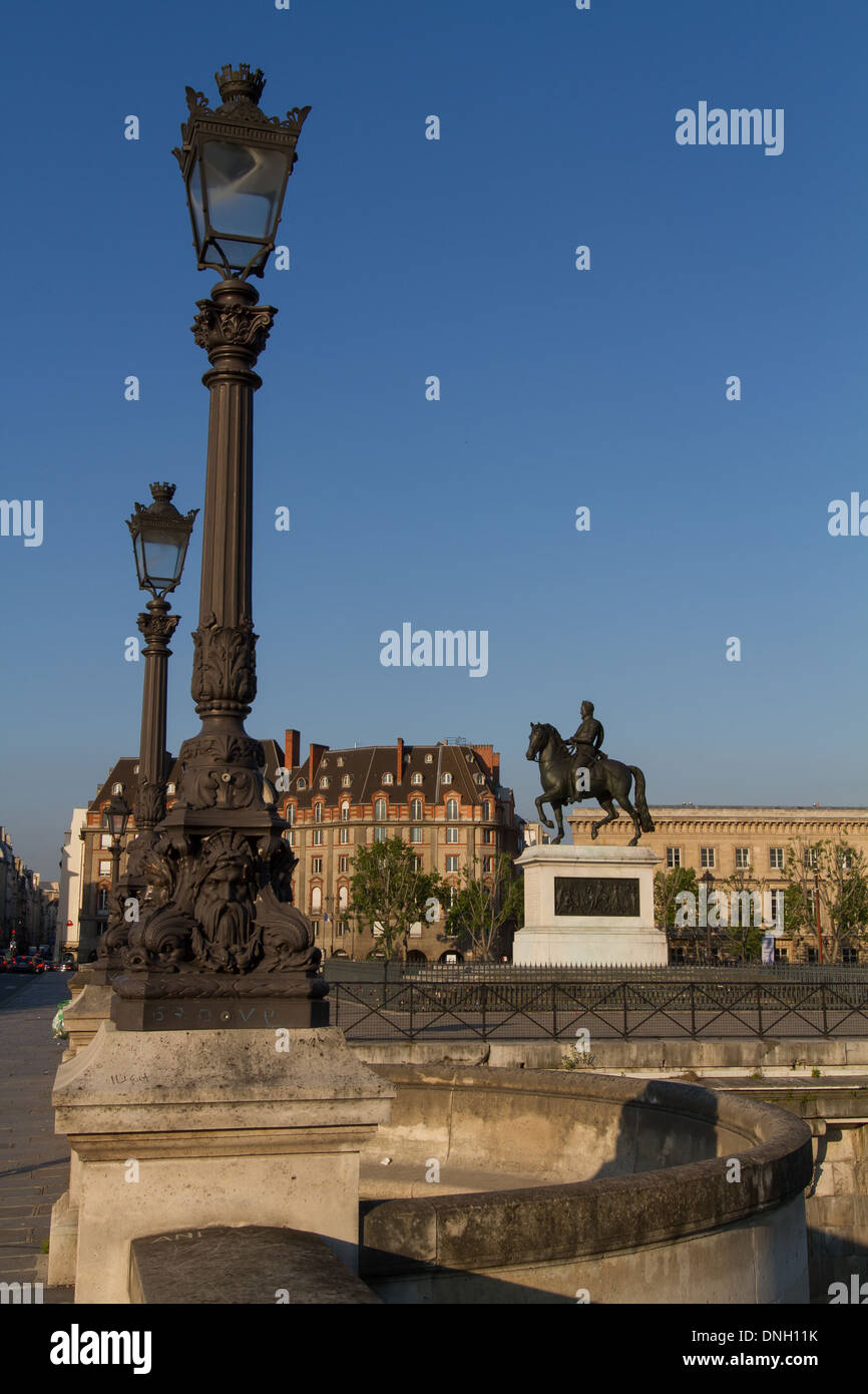King Henri Iv Statue High Resolution Stock Photography and Images - Alamy