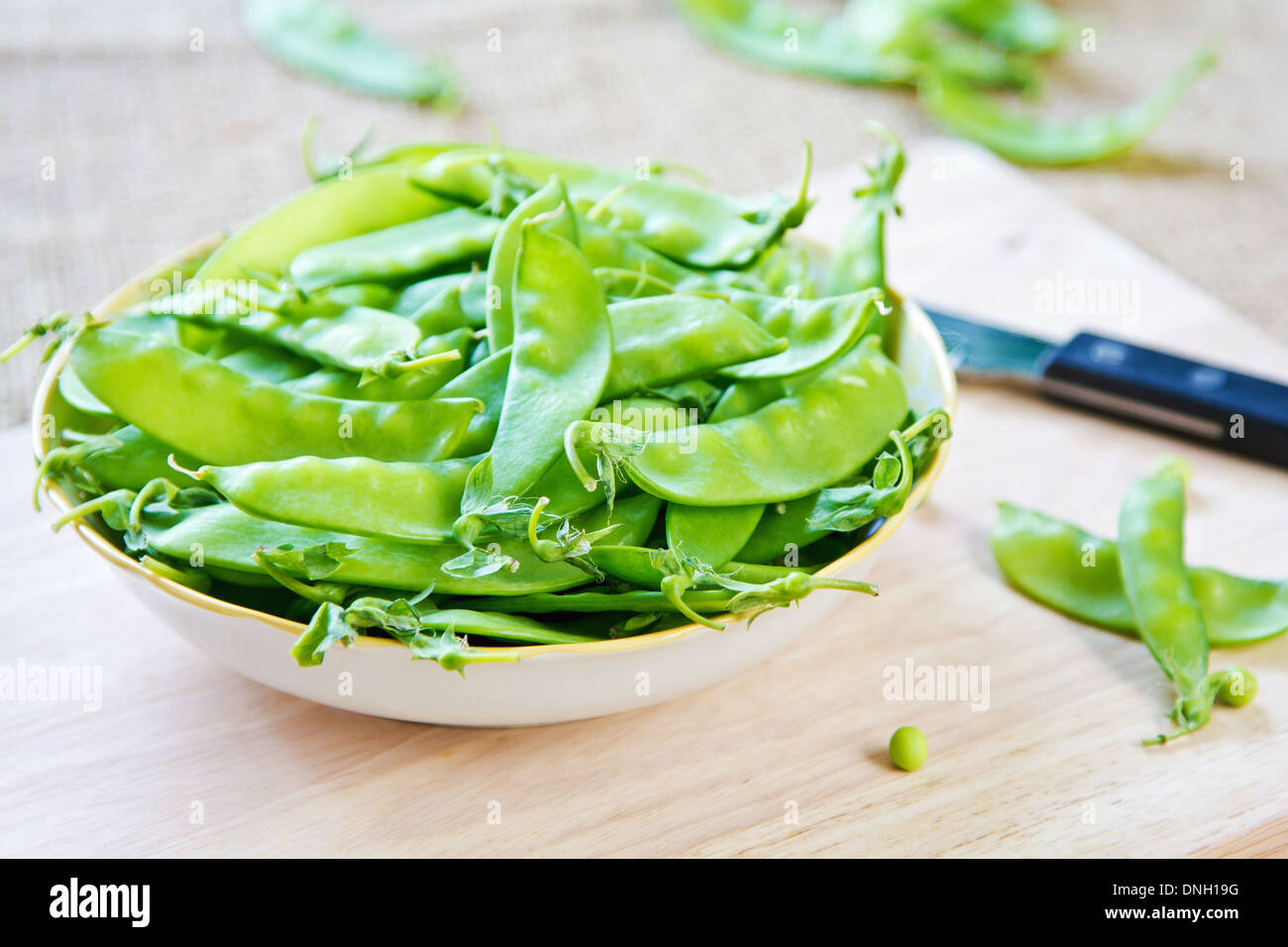 Snow pea fresh hi-res stock photography and images - Alamy