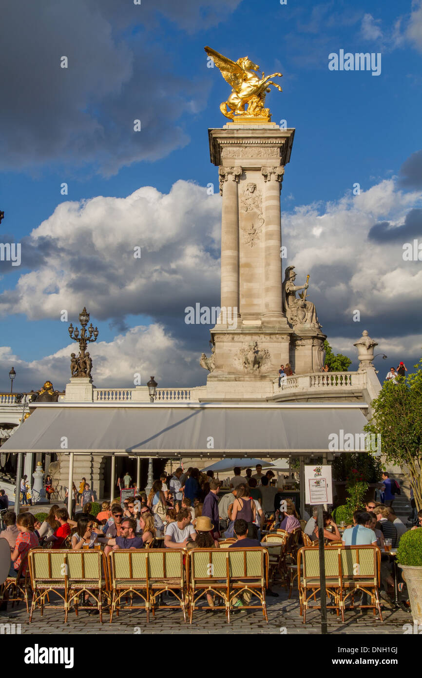 SIDEWALK CAFE AT THE FOOT OF THE PONT ALEXANDRE III BRIDGE, BANKS OF ...