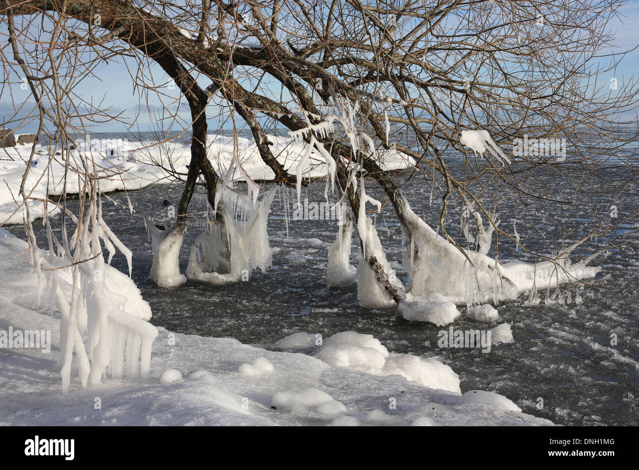 Ice covered great lakes hi-res stock photography and images - Alamy
