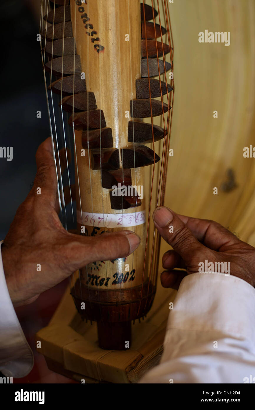 Sasando kupang hi-res stock photography and images - Alamy