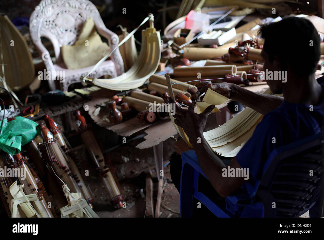 Sasando kupang hi-res stock photography and images - Alamy