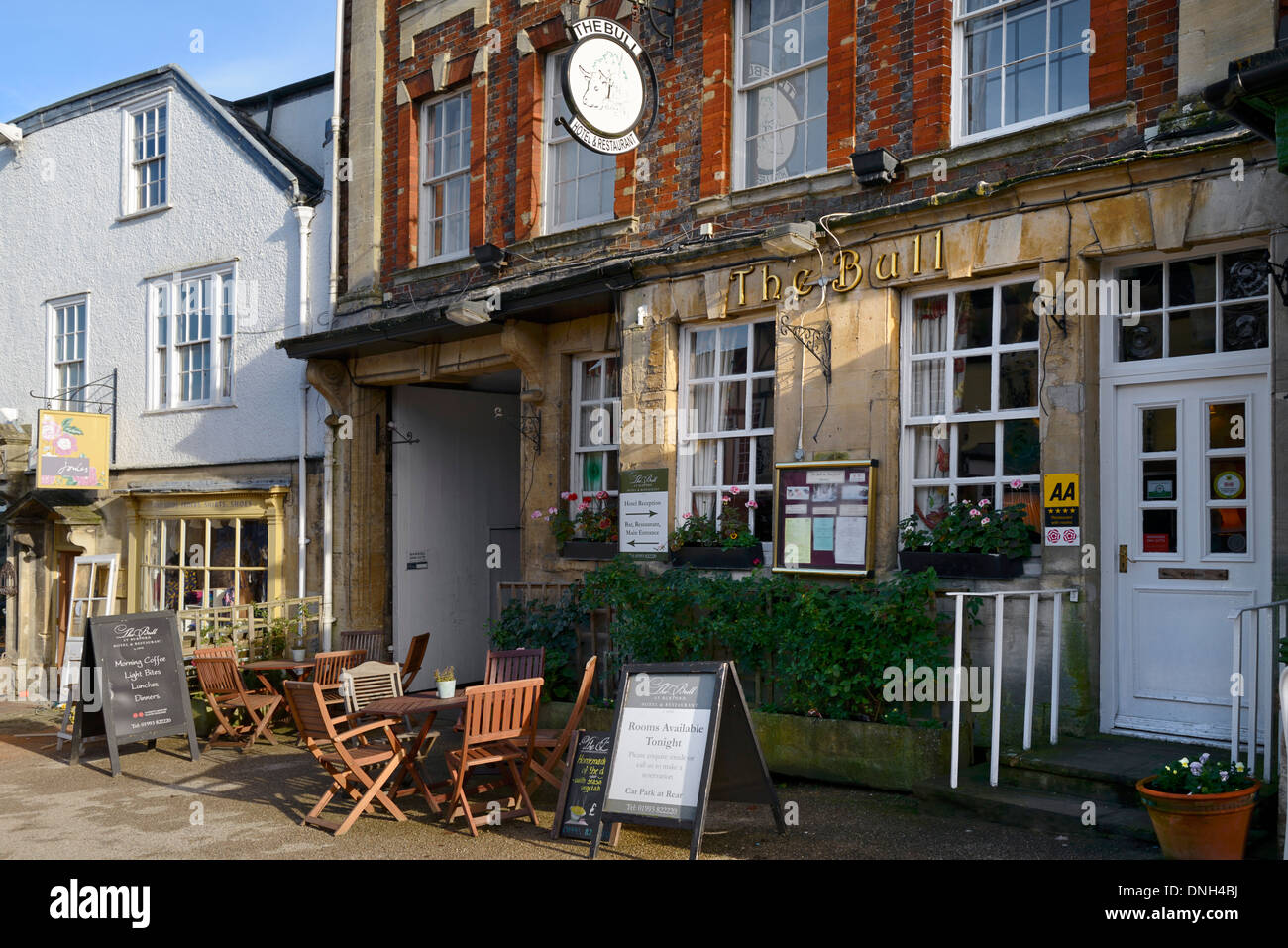 The bull hotel burford hi-res stock photography and images - Alamy