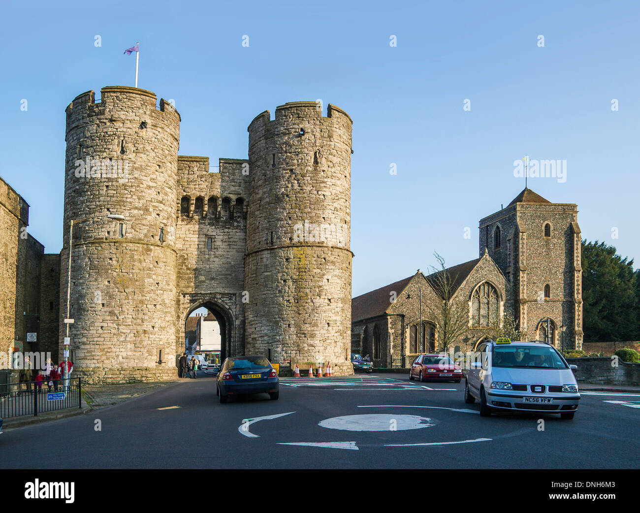 Medieval gateway hi-res stock photography and images - Alamy