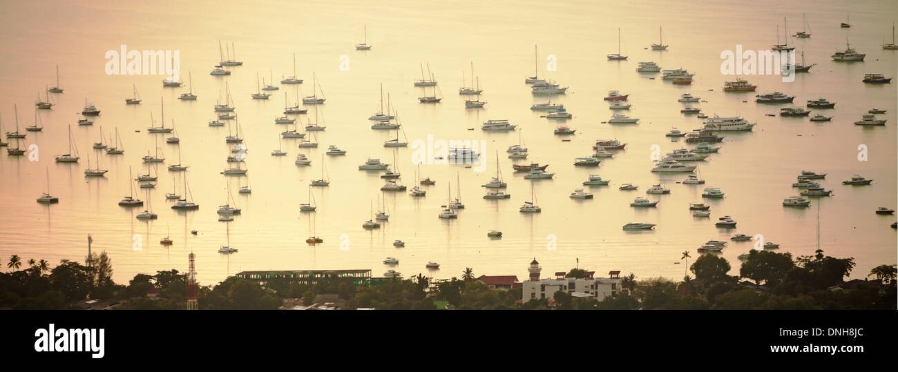 Many ships at sea hi-res stock photography and images - Alamy