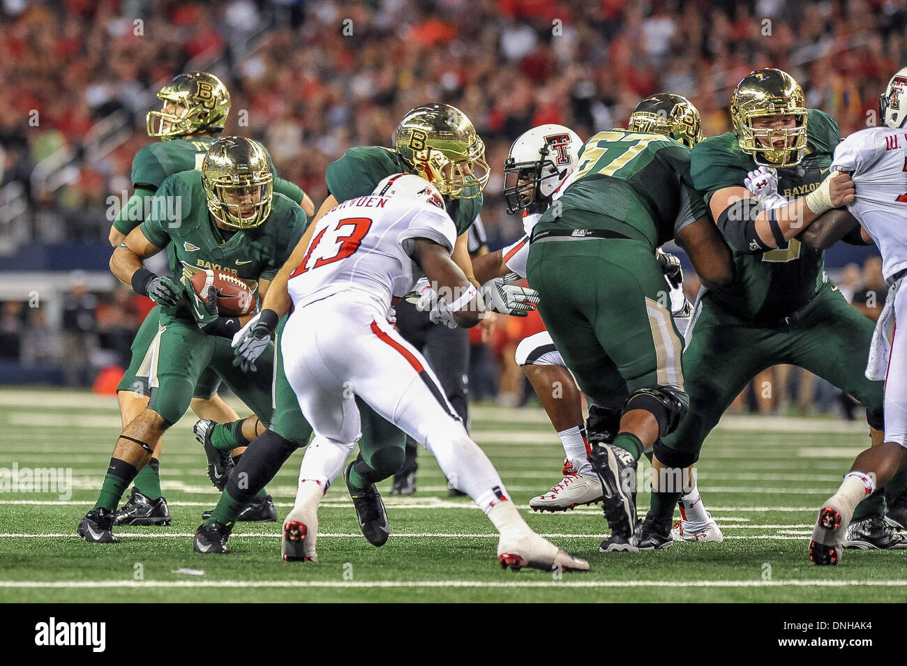 Arlington, Texas, USA. 16th Nov, 2013. Baylor Bears running back Shock ...