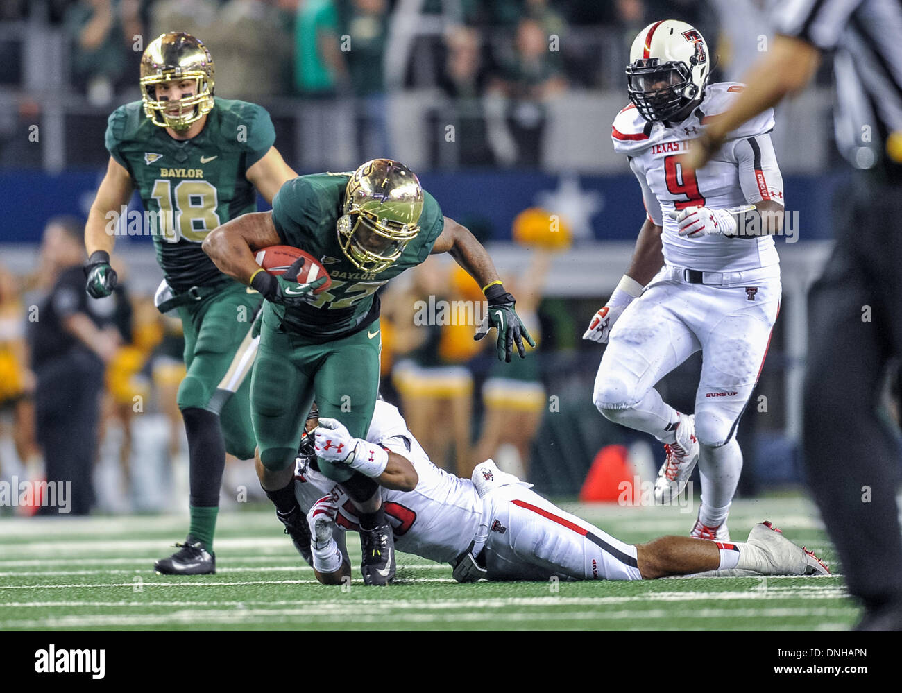 Arlington, Texas, USA. 16th Nov, 2013. Baylor Bears running back Shock ...