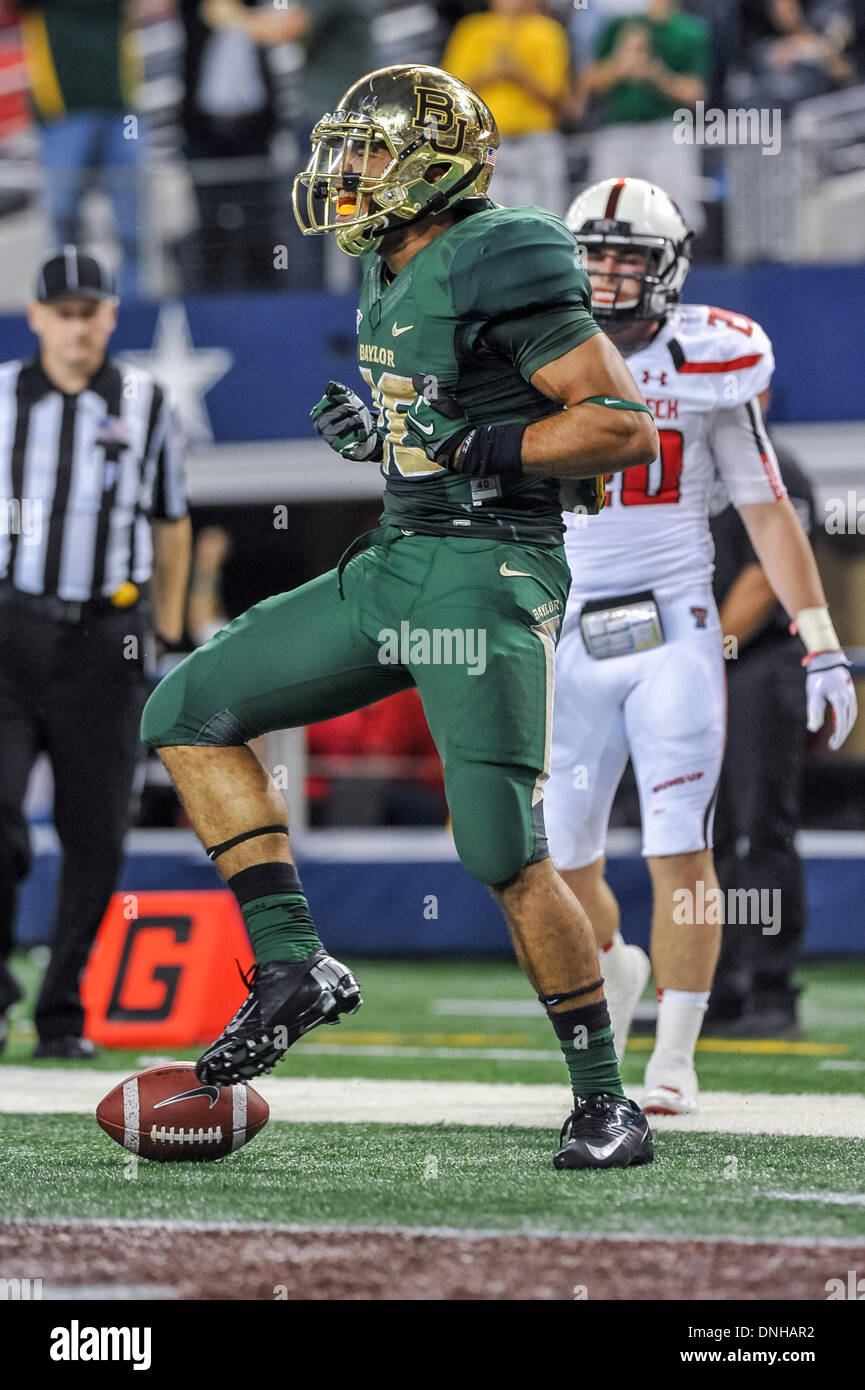 Arlington, Texas, USA. 16th Nov, 2013. Baylor Bears running back Devin ...