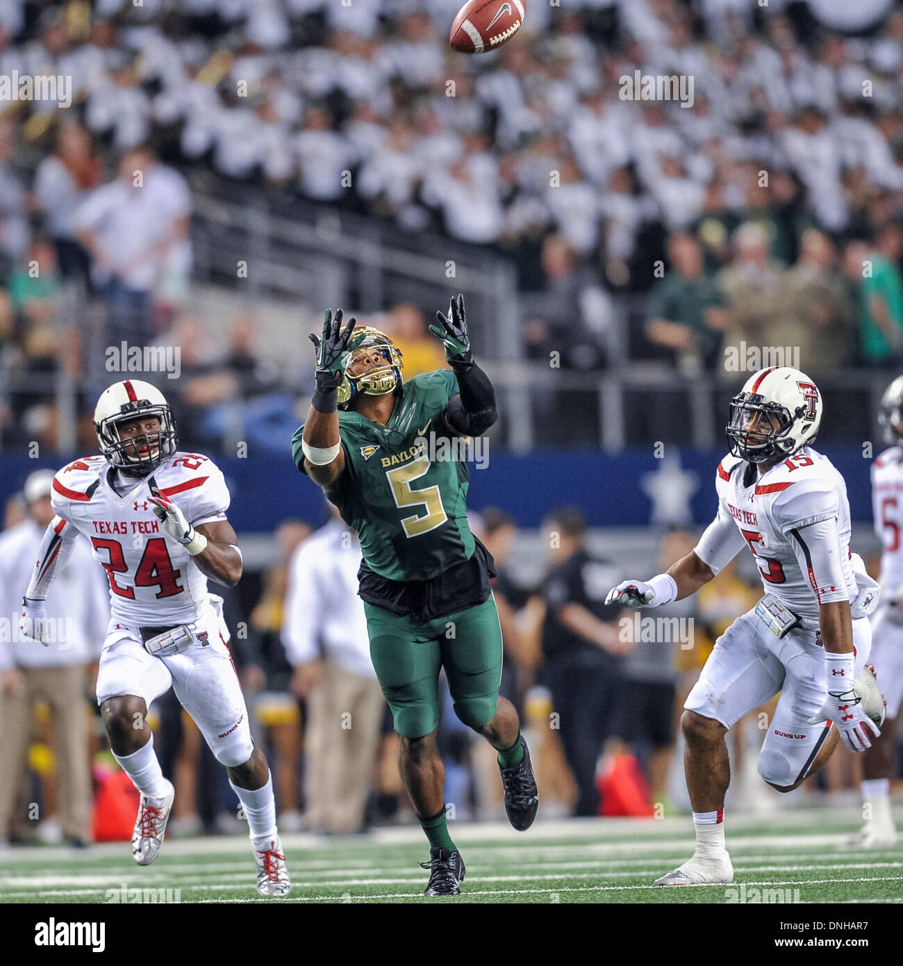 Arlington, Texas, USA. 16th Nov, 2013. Baylor Bears wide receiver ...