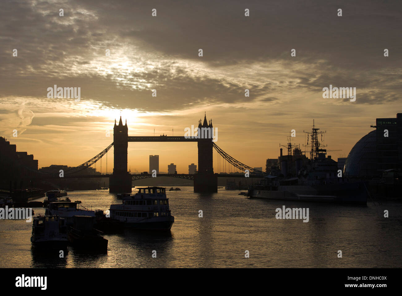 Pretty bridge in london hi-res stock photography and images - Alamy