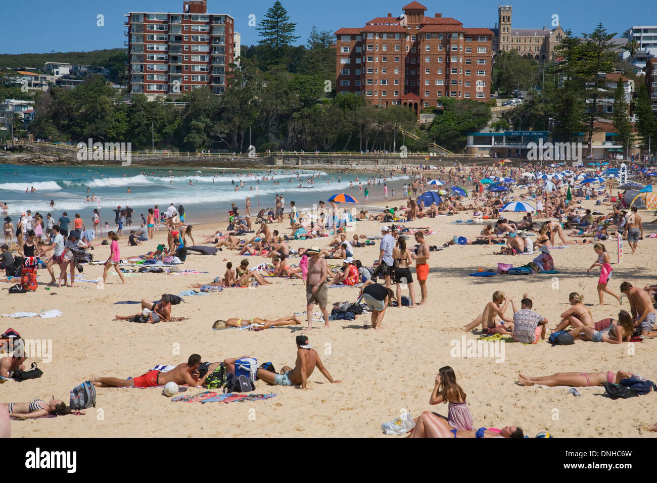 Manly beach in Sydney,Australia, crowded beach on a summers day with ...