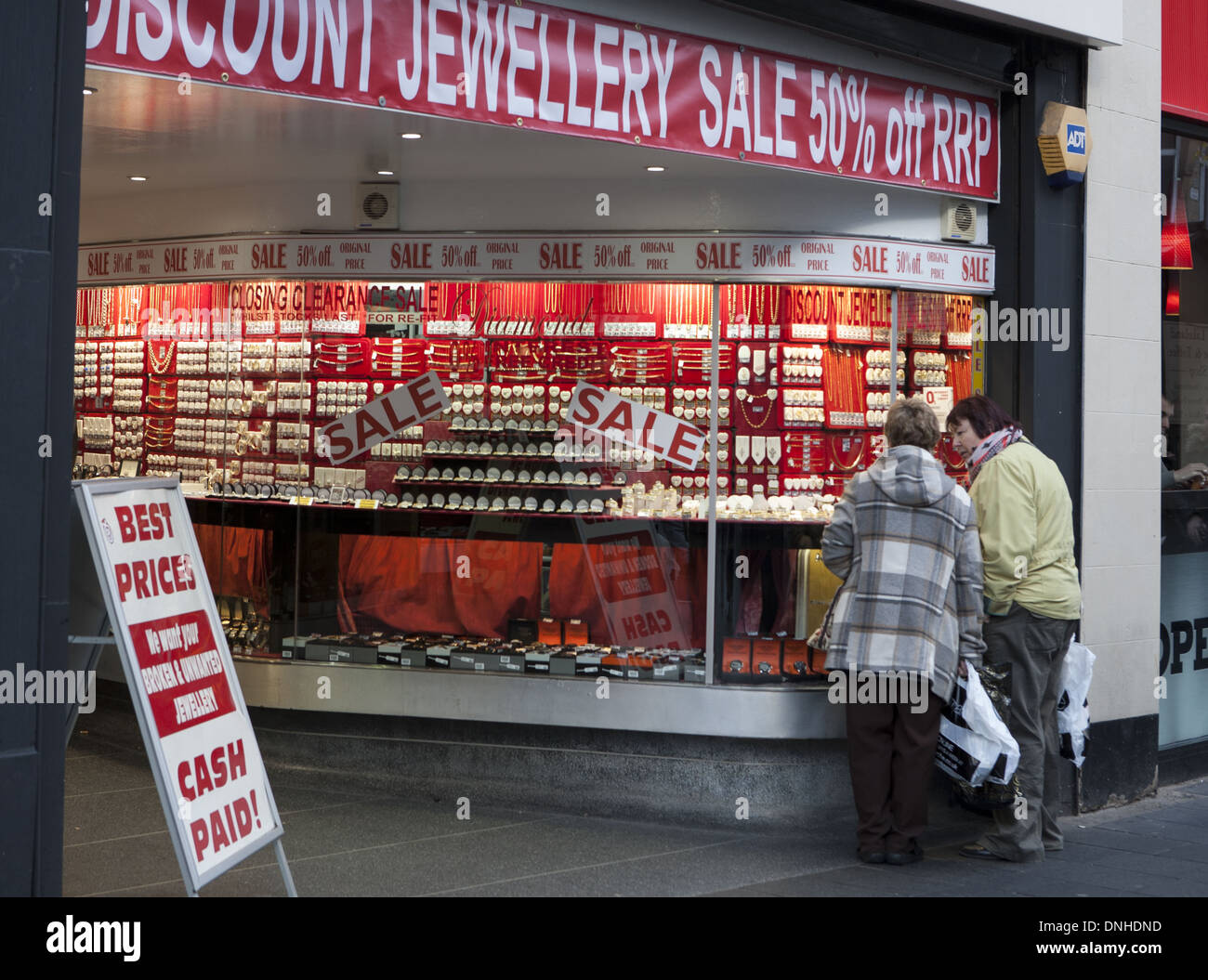 Jewellery chain in uk hi-res stock photography and images - Alamy