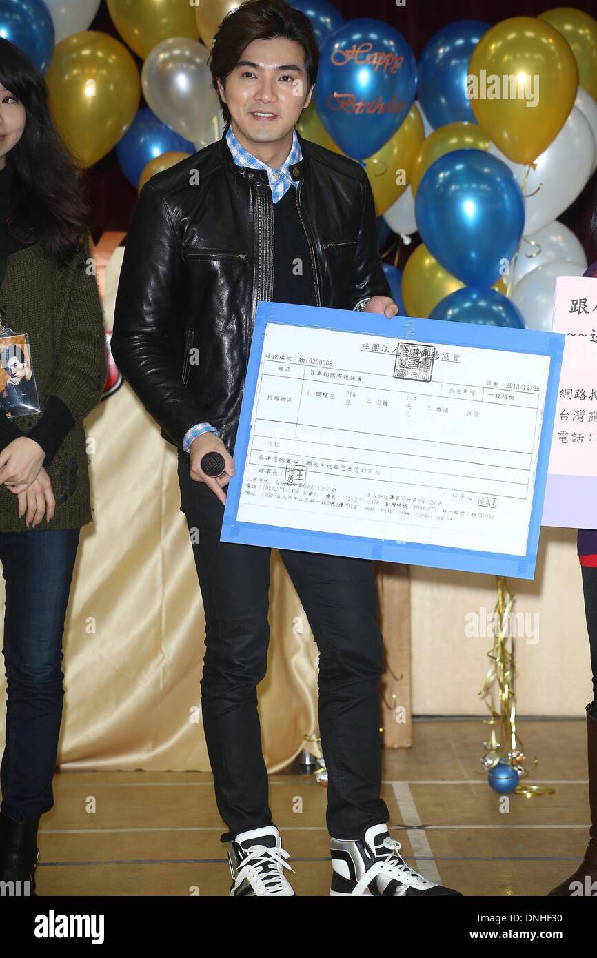 Taipei, China. 29th Dec, 2013. Actor Mike He celebrates his 30th ...