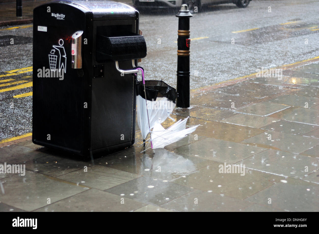 Nottingham, UK. 30th December 2013. Strong winds and heavy rain makes ...