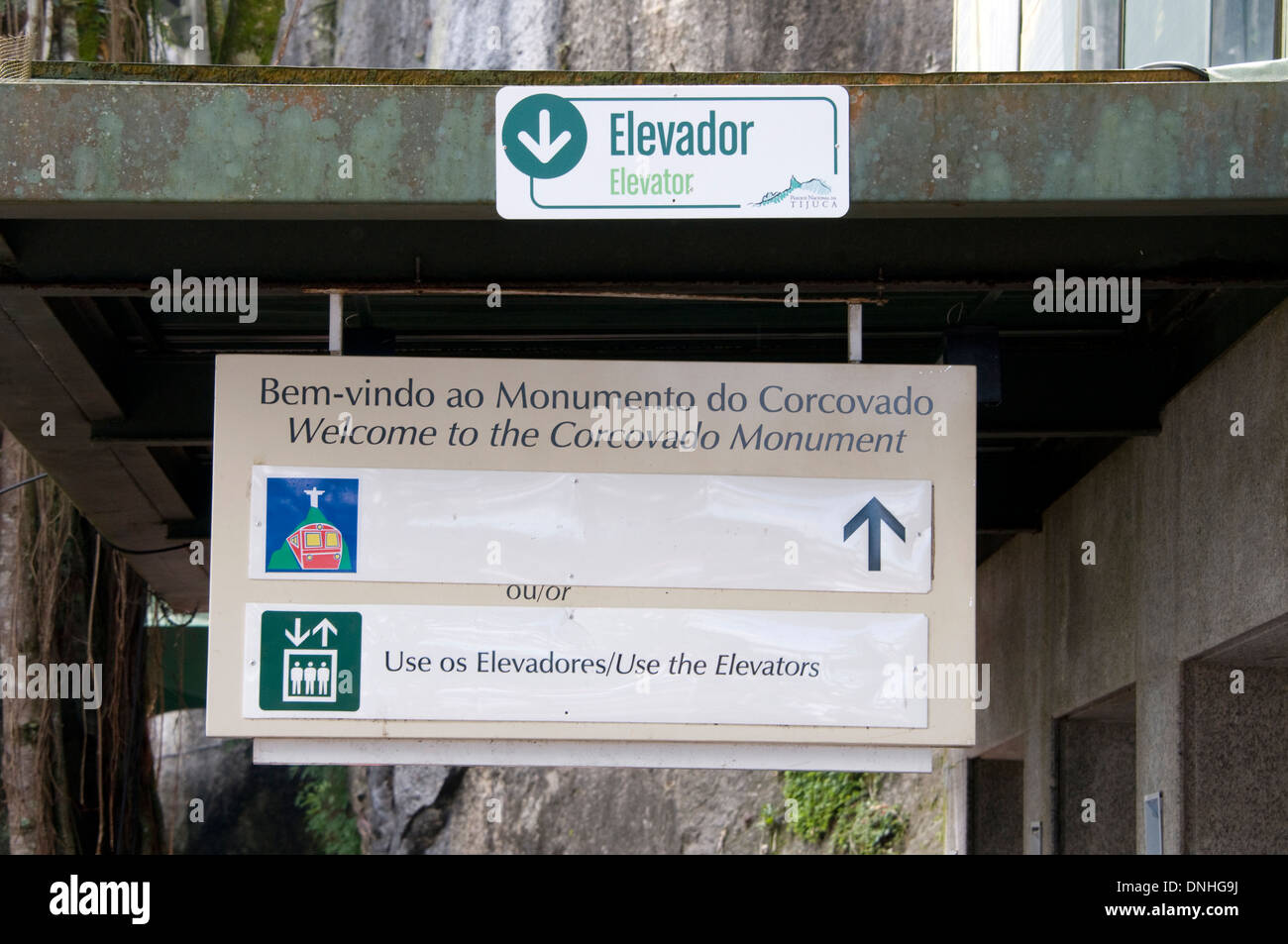 Welcome sign at the main entrance to the Christ the Redeemer in Rio de ...