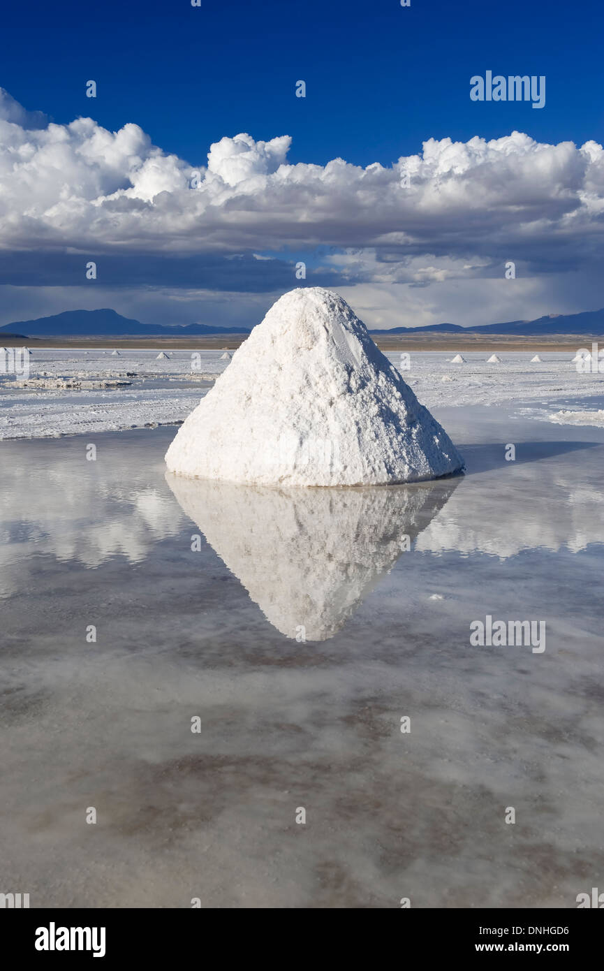 Salt cones, Salar de Uyuni, Potosi, Bolivia Stock Photo - Alamy