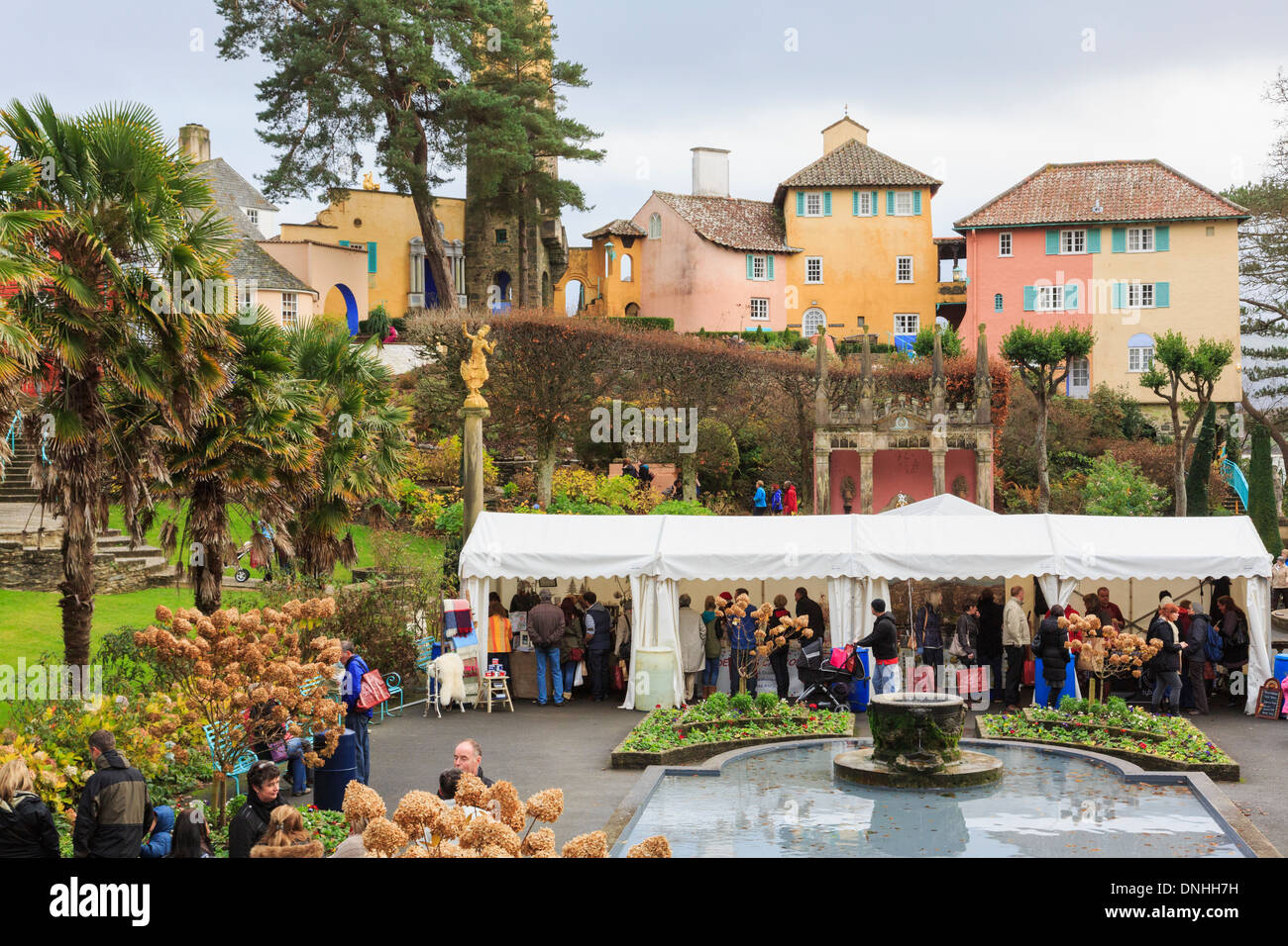 Welsh christmas market hi-res stock photography and images - Alamy