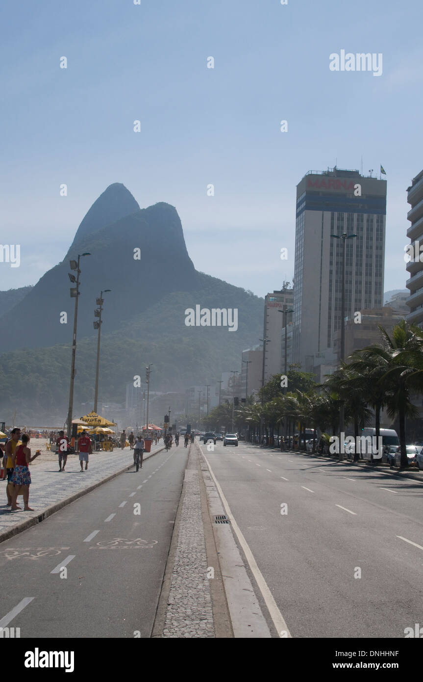 The Two Brothers peaks ( Dois Irmaos ) from Leblon Beach in Rio de ...