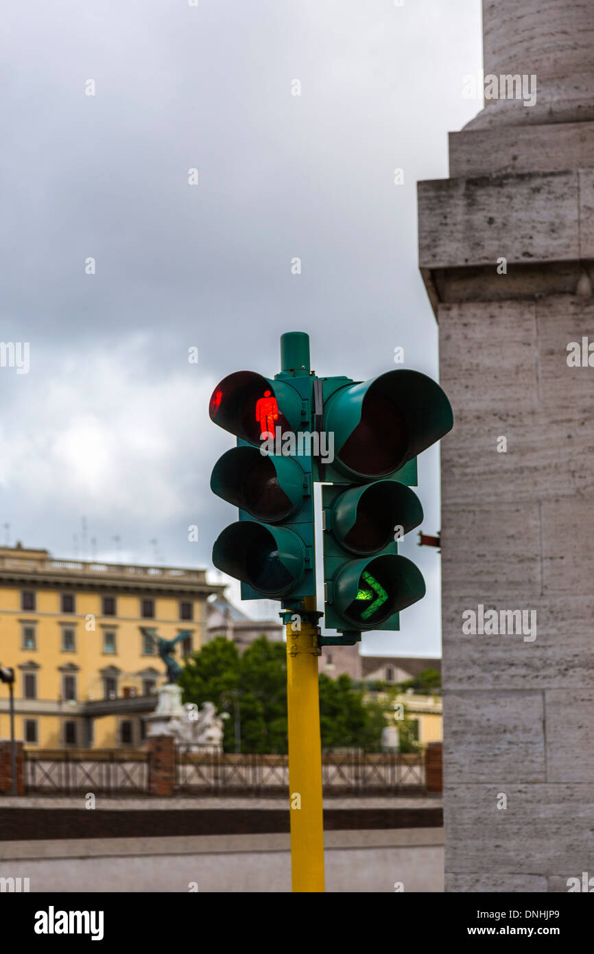 Automatic traffic light hi-res stock photography and images - Alamy