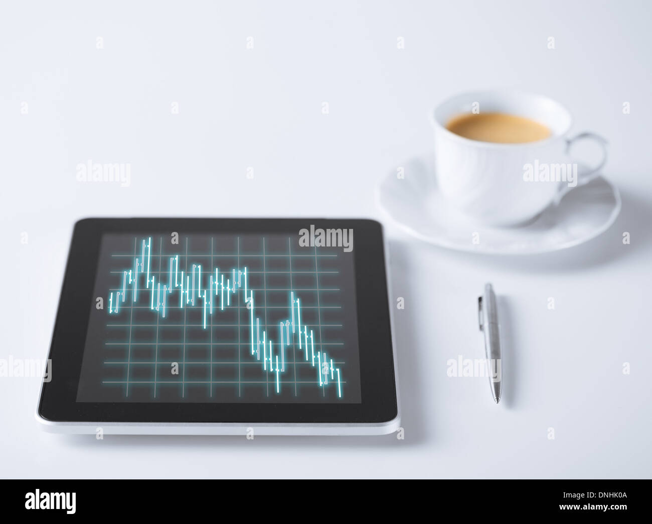 Chart graph news tablet hi-res stock photography and images - Alamy
