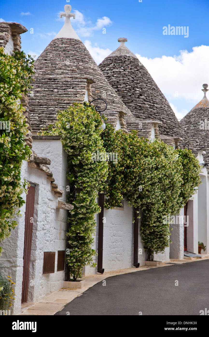 Bari italy trulli houses hi-res stock photography and images - Alamy