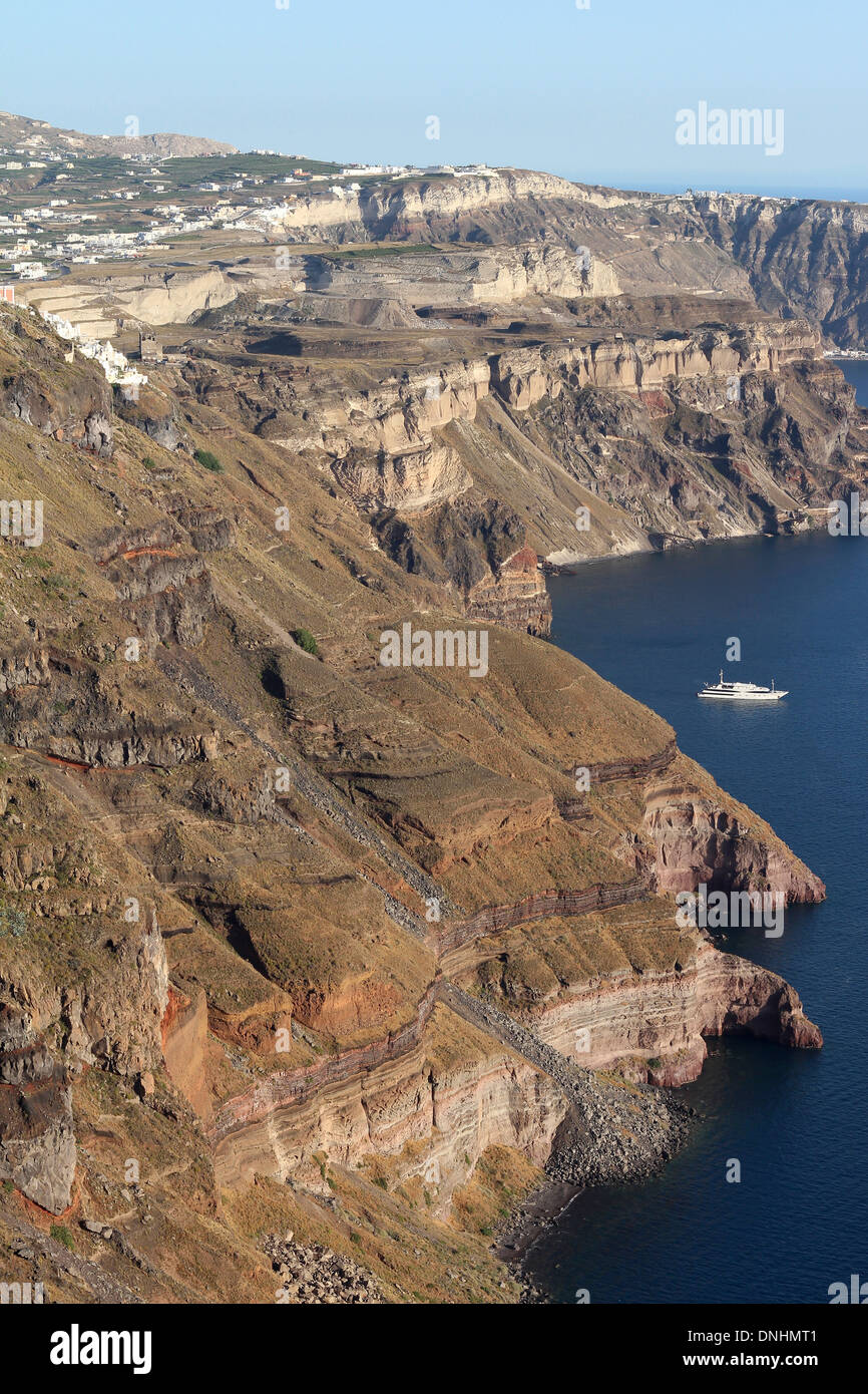 Caldera cliff hi-res stock photography and images - Alamy