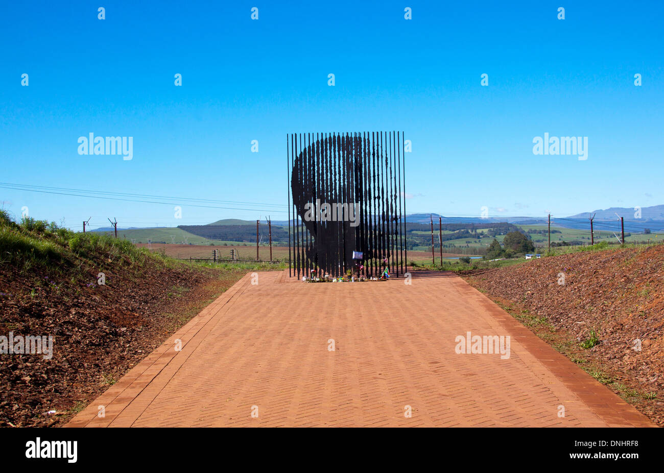 Nelson mandela statue howick hi-res stock photography and images - Alamy
