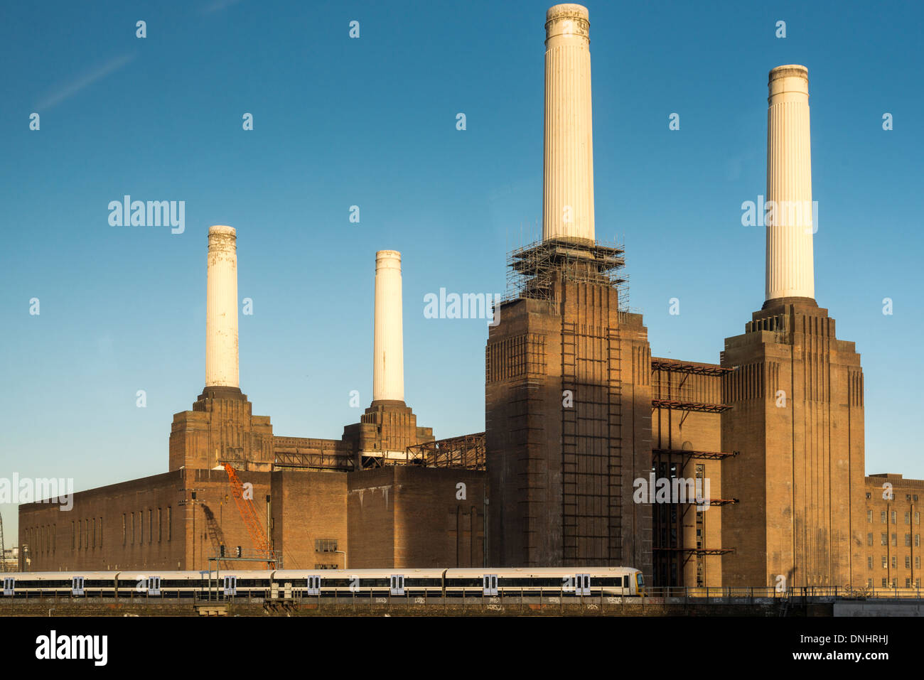 Battersea power station architecture hi-res stock photography and ...