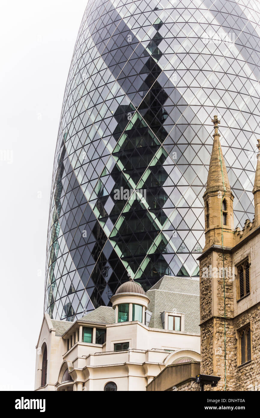 St andrews undershaft church hi-res stock photography and images - Alamy