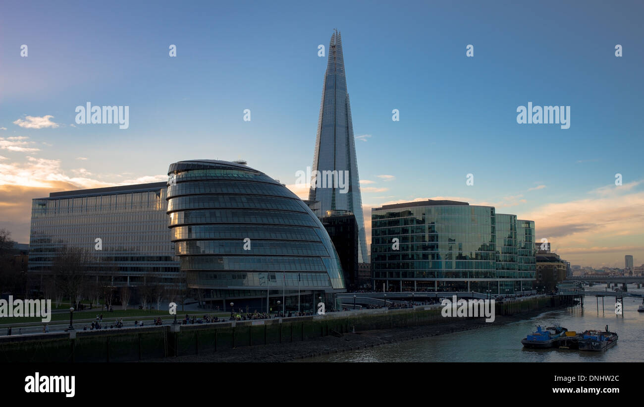 London glass buildings hi-res stock photography and images - Alamy