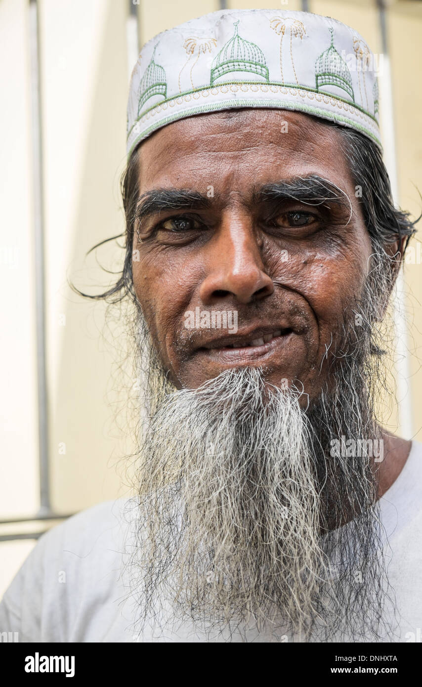 Myanmar portrait of man hi-res stock photography and images - Alamy