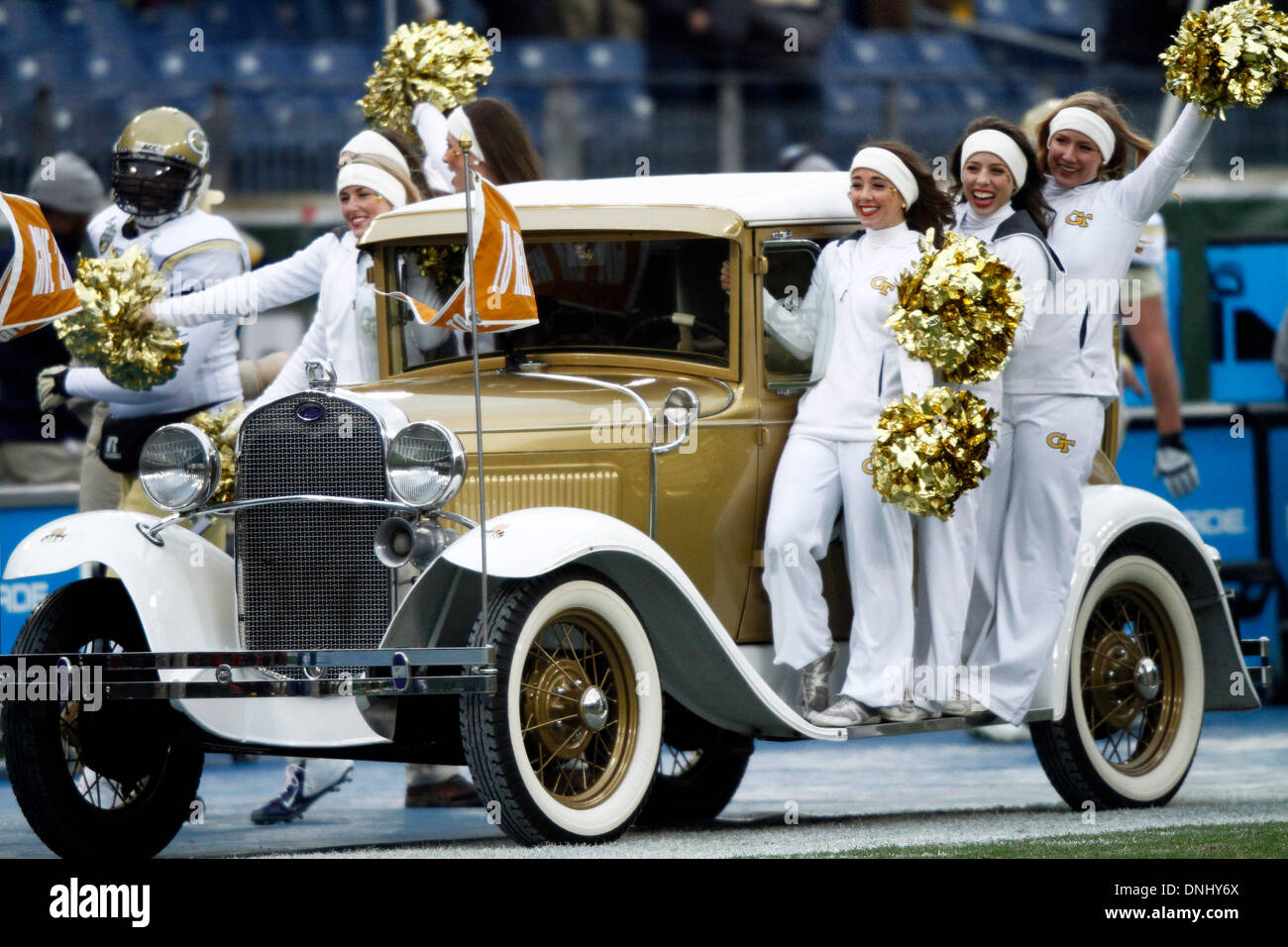 Georgia tech cheerleaders hi-res stock photography and images - Alamy