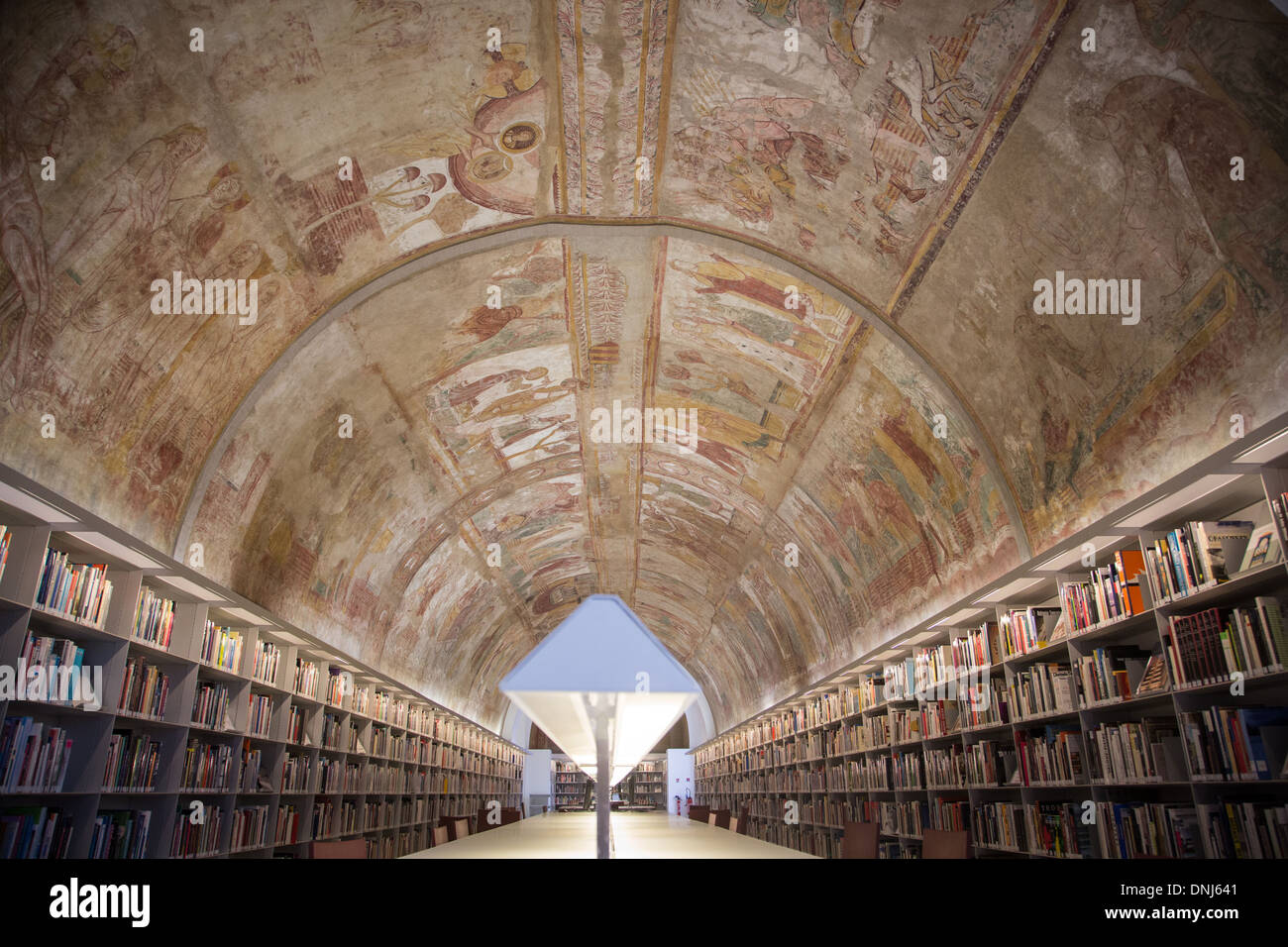 Barrel vaulted ceiling hi-res stock photography and images - Alamy