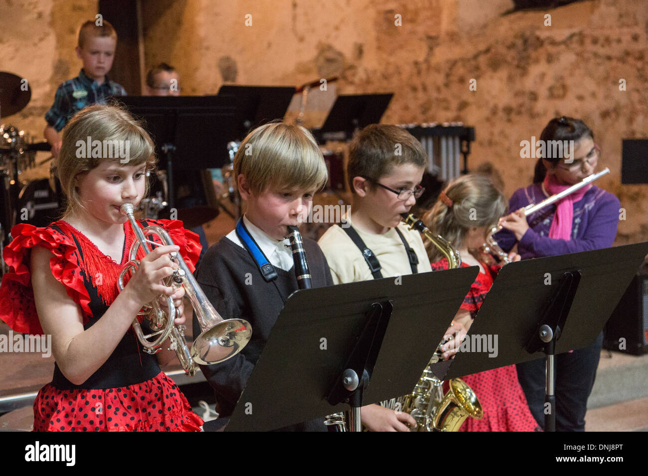 CONCERT PERFORMANCE WITH THE CHILDREN FROM THE MUSIC SCHOOL, RUGLES (27 ...
