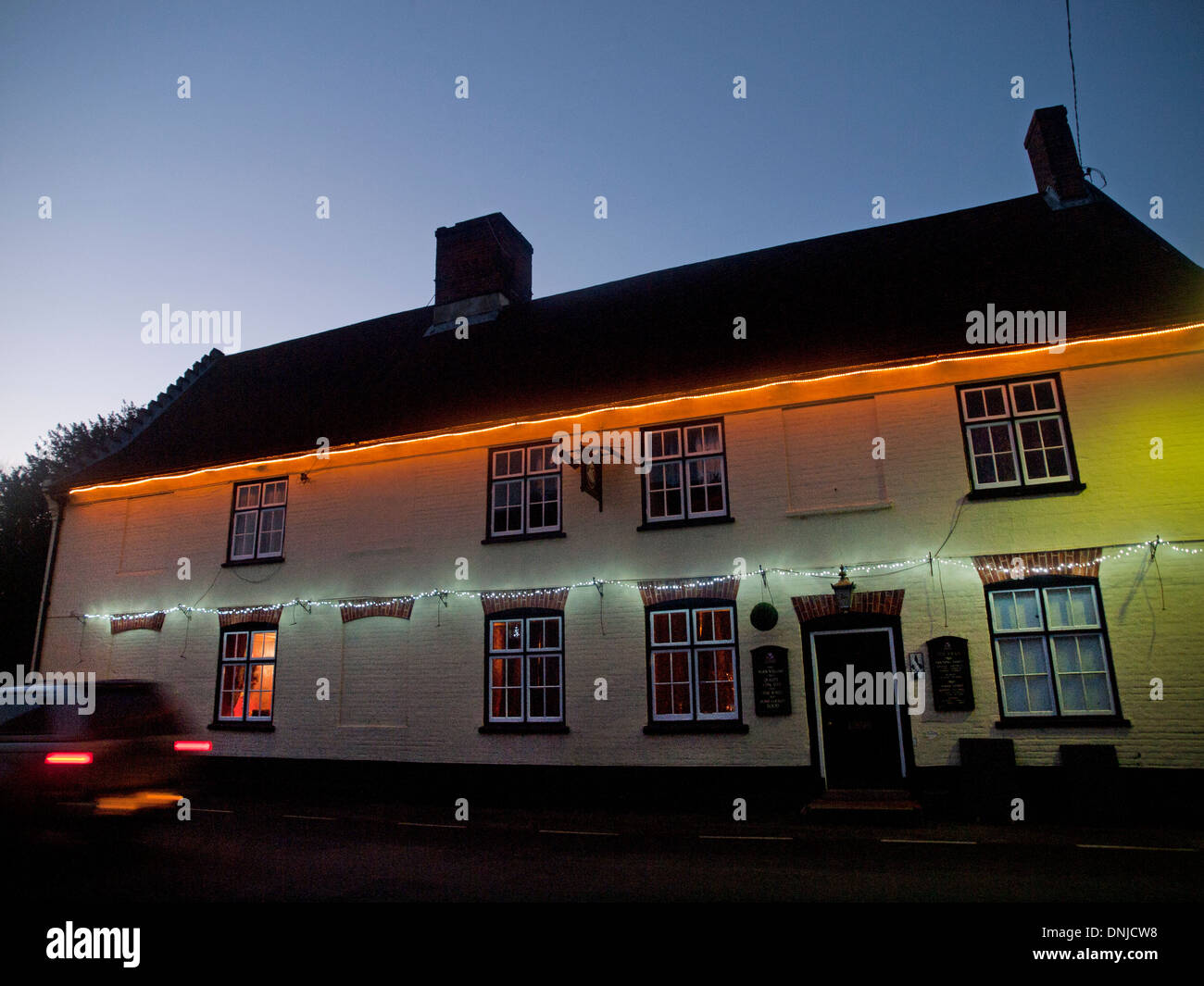 Hoxne swan hi-res stock photography and images - Alamy